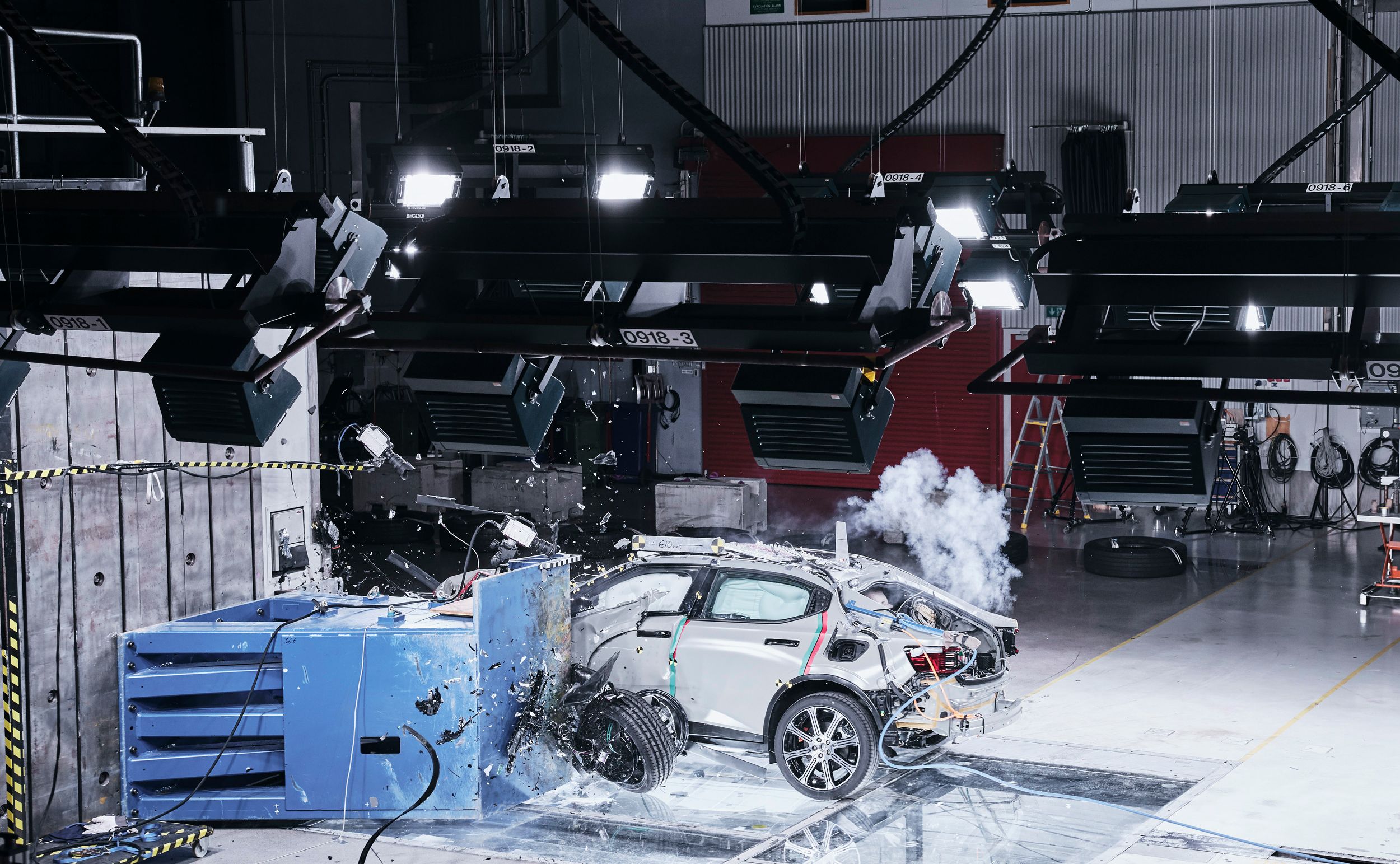 Eerste crashtest van Polestar 2